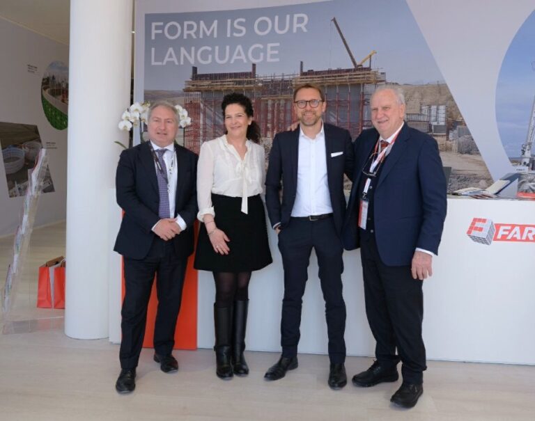 En Bauma 2025, las instituciones visitan el stand de Faresin Formwork ... En Bauma 2025, las instituciones visitan el stand de Faresin Formwork ...
